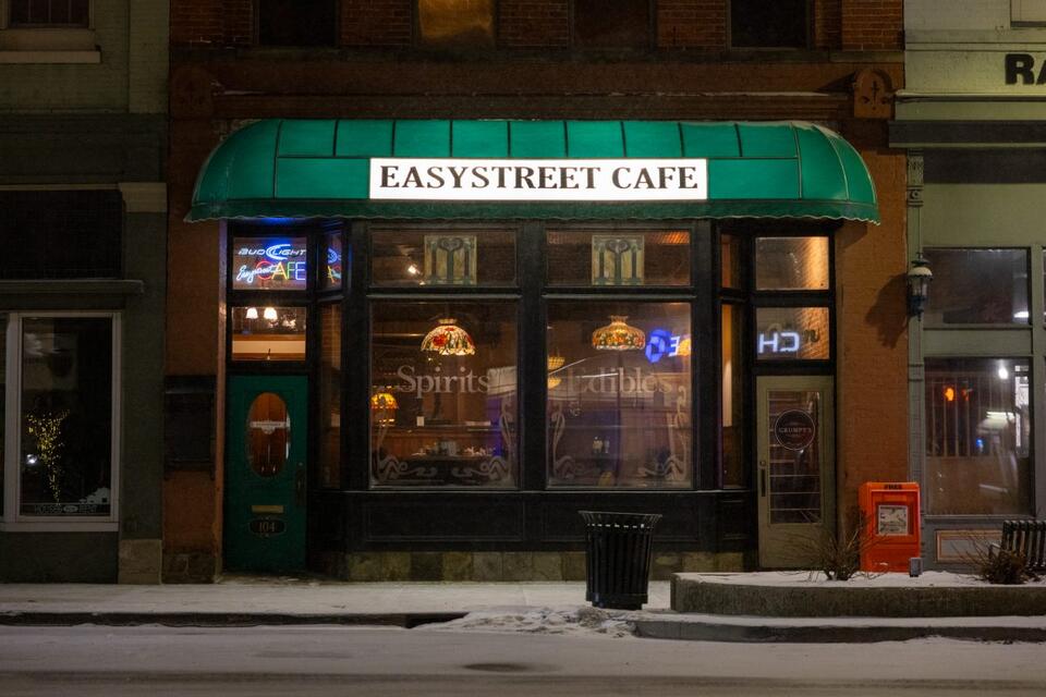 Easystreet Cafe temporarily closed after small fire - NewsBreak