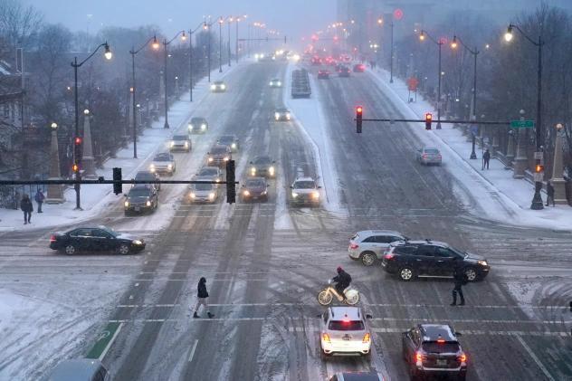 Chicago braces for a round of travel-disrupting snow - NewsBreak