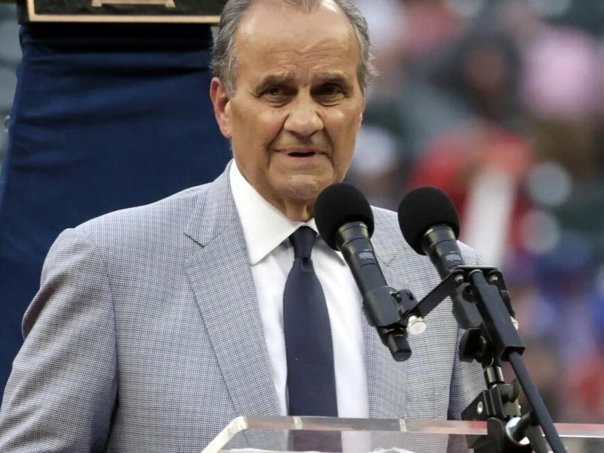 Yankees get the World Series-winning crew back together to help out in ...