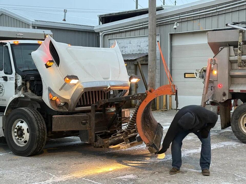 Columbia activates 27-person overnight road crew for winter weather ...