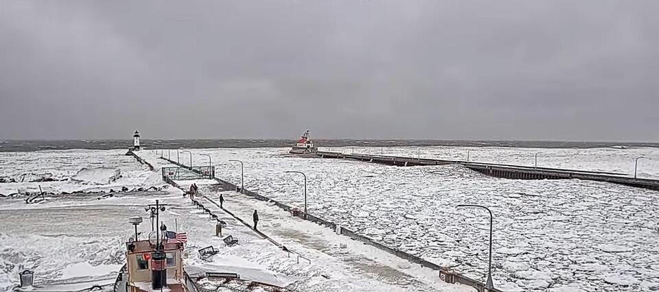Watch Live Video Of Winter Storm Impacting Lake Superior In Duluth ...