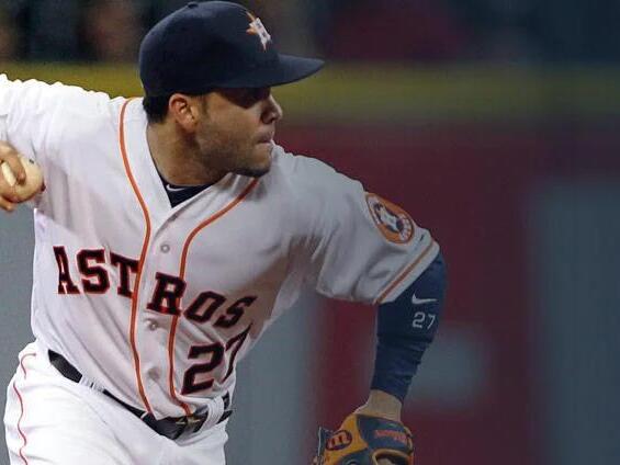 Astros' Jose Altuve: Exits after HBP