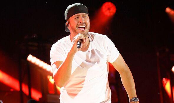 Luke Bryan admits hilarious reason he had to stop mid-concert Moonwalk ...