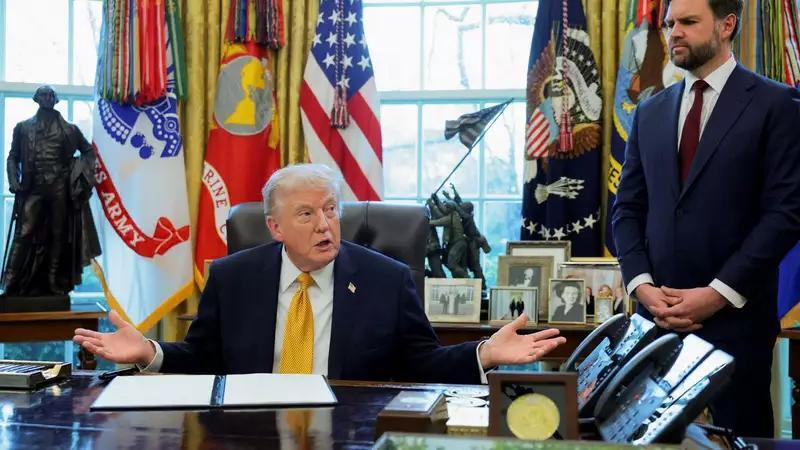 'He could cut Vance's head off': Ex-GOP strategist hints at Trump's ...