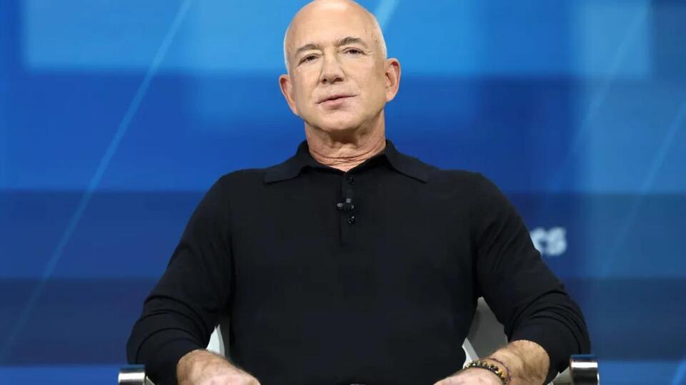 Jeff Bezos enables Trump's threat to democracy, Washington Post ...