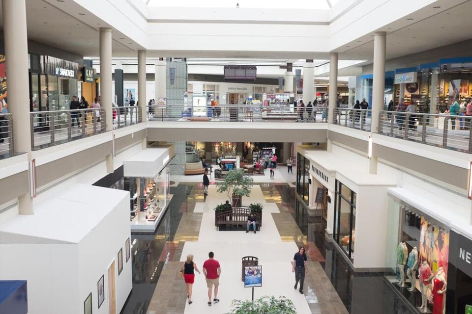 2 women arrested after fight at New York mall, police say - NewsBreak