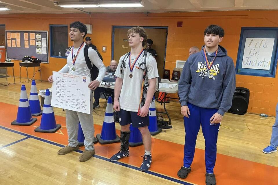North Surry’s Cazares wins regional title; Shore finishes fourth ...