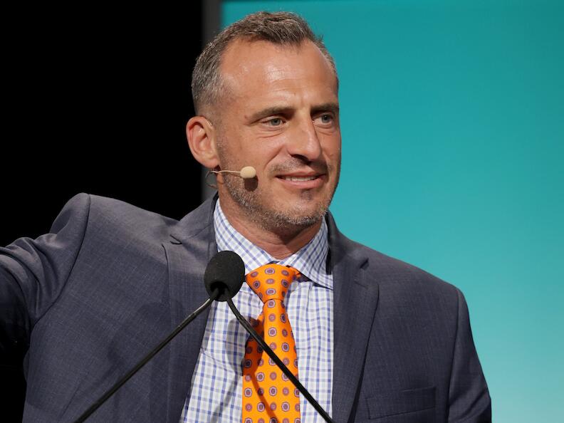 Doug Gottlieb lands Green Bay's first transfer portal pledge in 7-foot ...