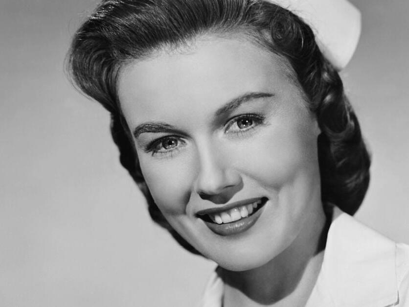 Elaine Devry, ‘I Dream Of Jeannie’ And ‘Perry Mason’ Actress, Dies At 93 Elaine Devry, ‘I Dream Of Jeannie’ And ‘Perry Mason’ Actress, Dies At 93