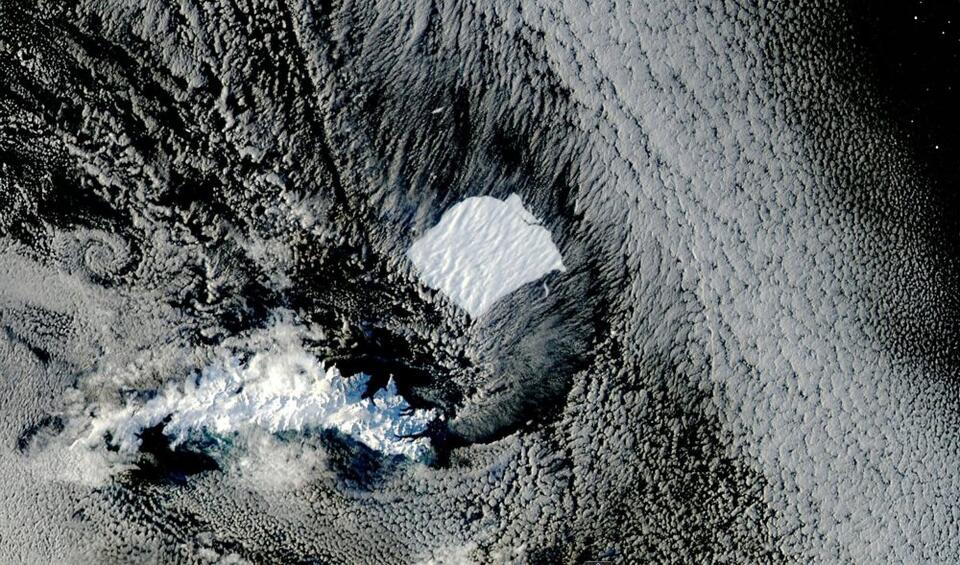 Antarctica’s megaberg faces its final days in the South Atlantic ...