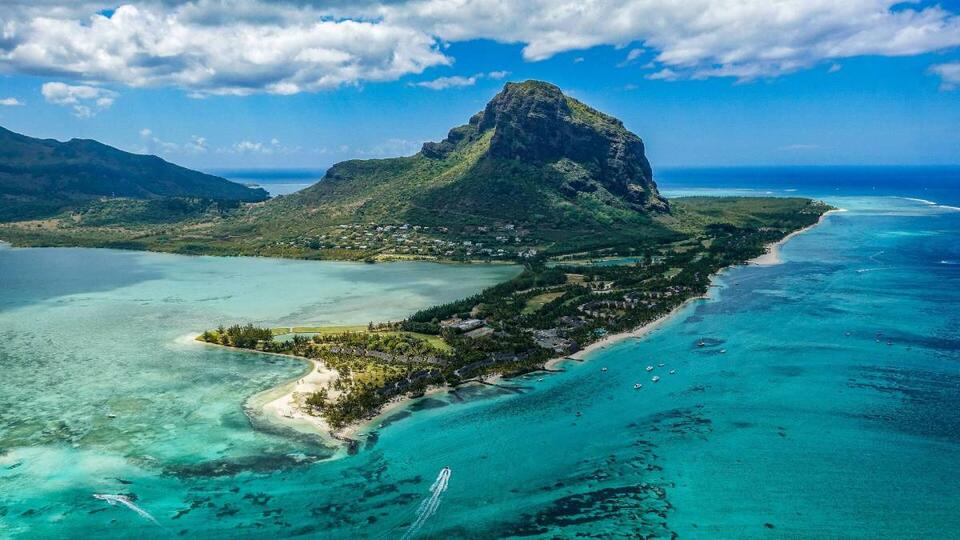Idyllic island destination put under dangerous travel advisory - NewsBreak