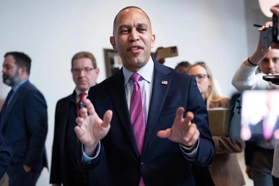 White House Demands Rep. Hakeem Jeffries ‘Apologize’ For Non-Threat To ...