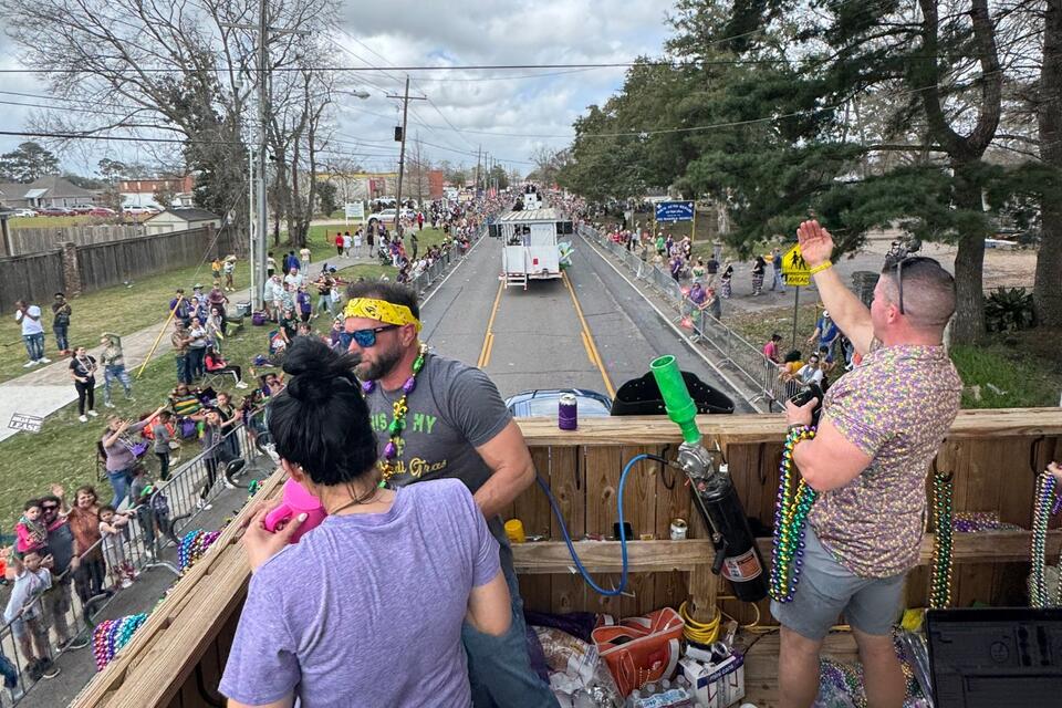 Freezing Weather Forces Carencro Parade Cancellation - NewsBreak