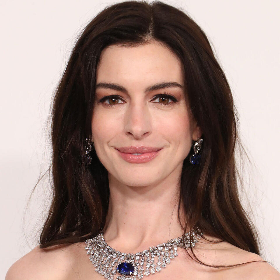 Anne Hathaway Is A Vision In Sheer Red Gown For CFDA Awards: 'She Wore ...