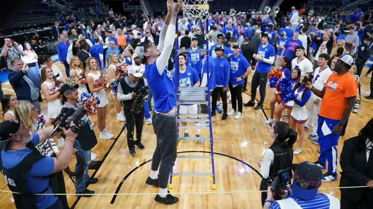 Florida's 7-foot-9 Olivier Rioux finally makes his college basketball ...