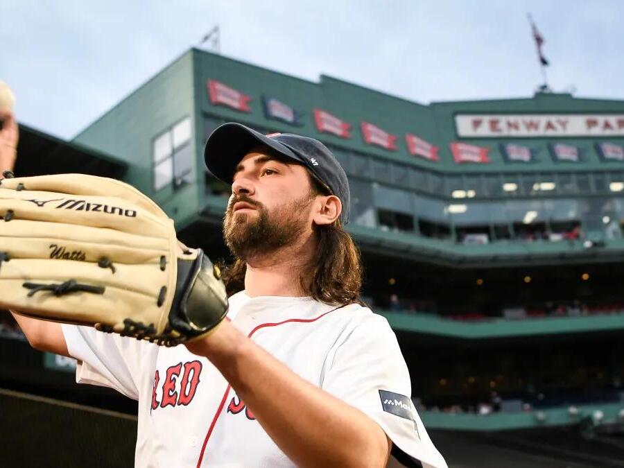 Noah Kahan is playing Fenway Park. Here's what he said about the Boston ‘mecca.'