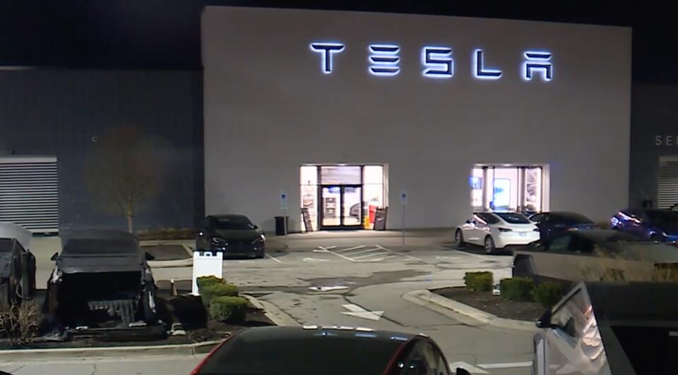 Arson investigation: Tesla Cyber trucks burn at KC dealership - NewsBreak
