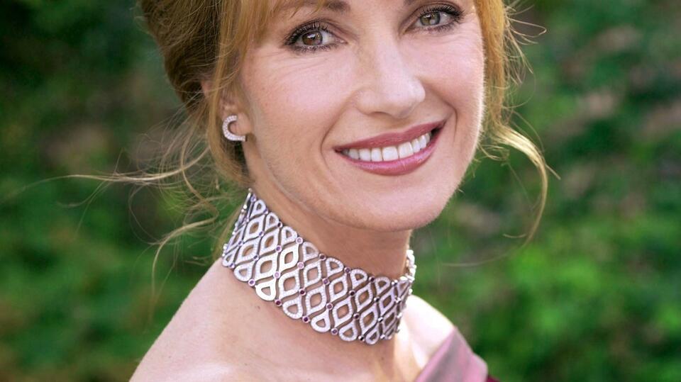 Actress Jane Seymour Turns 73: A Look Back From James Bond To TV's 'Dr ...