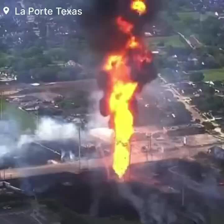 🚨#UPDATE: Video from above shows large flames shooting hundreds of feet ...