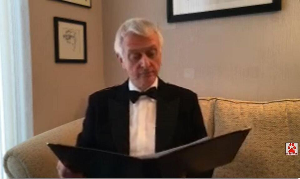 Scottish Man Reads Travis Matte Mardi Gras Parade Lyrics - NewsBreak