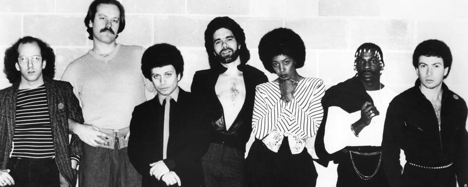 4 One-Hit Wonders That Accidentally Defined Genres - NewsBreak