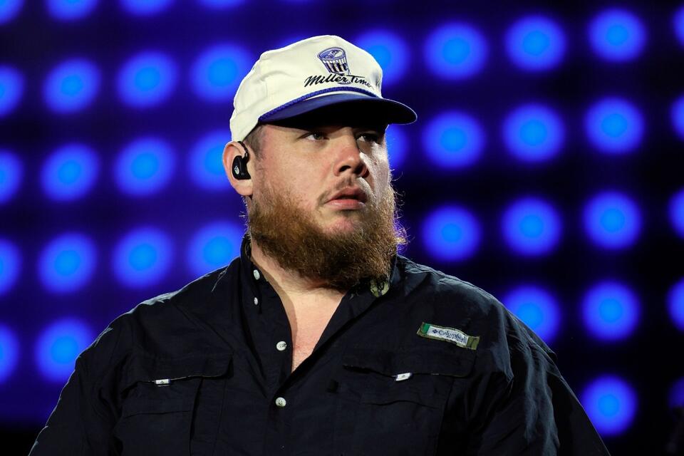 Coca-Cola, Why Won't You Sponsor Luke Combs? - NewsBreak