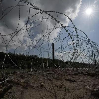 Texas has right to build razor wire border wall, appeals court rules ...