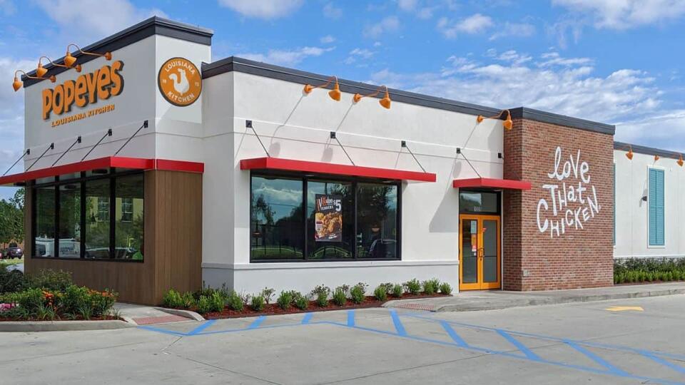Popeyes Introduces New Pickle Glaze Chicken Sandwich, Pickle Lemonade ...