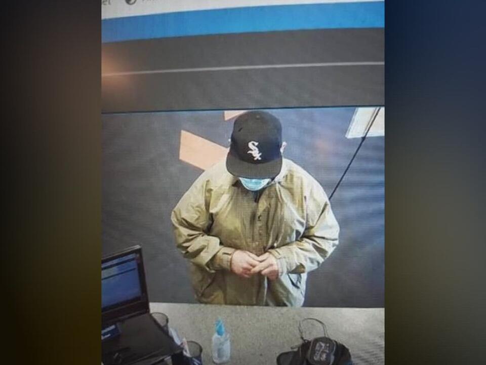 Police searching for suspect in East Spokane credit union robbery