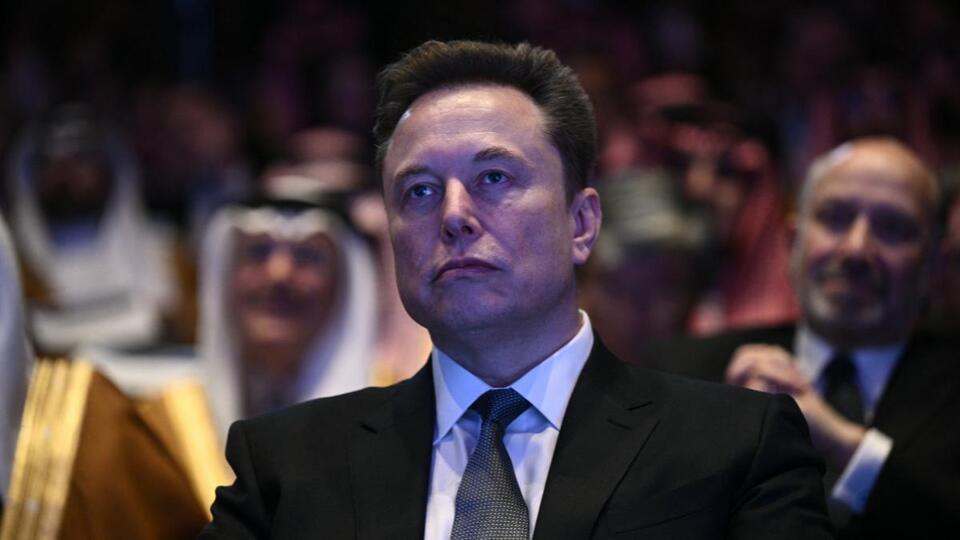 Elon Musk’s ‘Vulgar’ Comments to Joe Rogan Resurfaces - NewsBreak