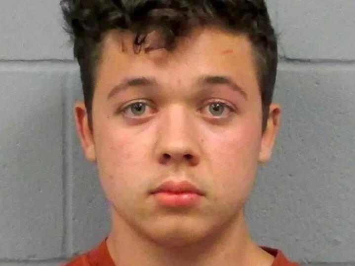 Kyle Rittenhouse booed off stage alongside his service dog as ...