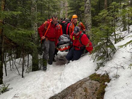 Hiker rescued on mountain in Orford, NH