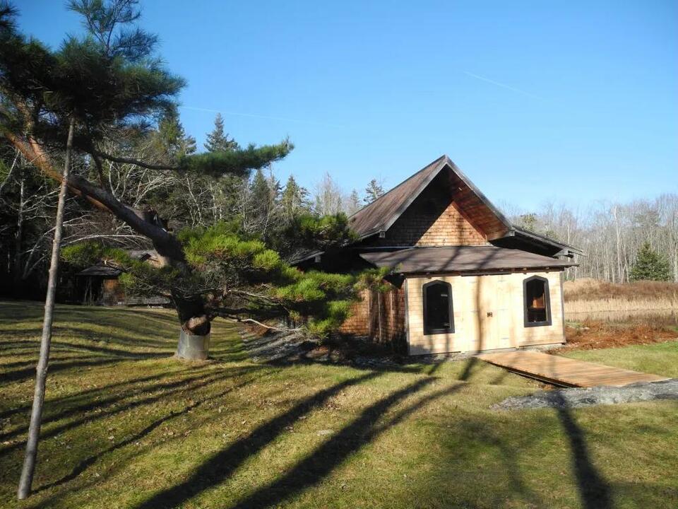 What makes a Maine building historic?
