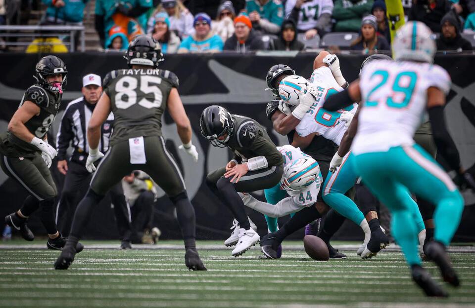 Jets’ ugly loss to Dolphins comes with some bright spots - NewsBreak