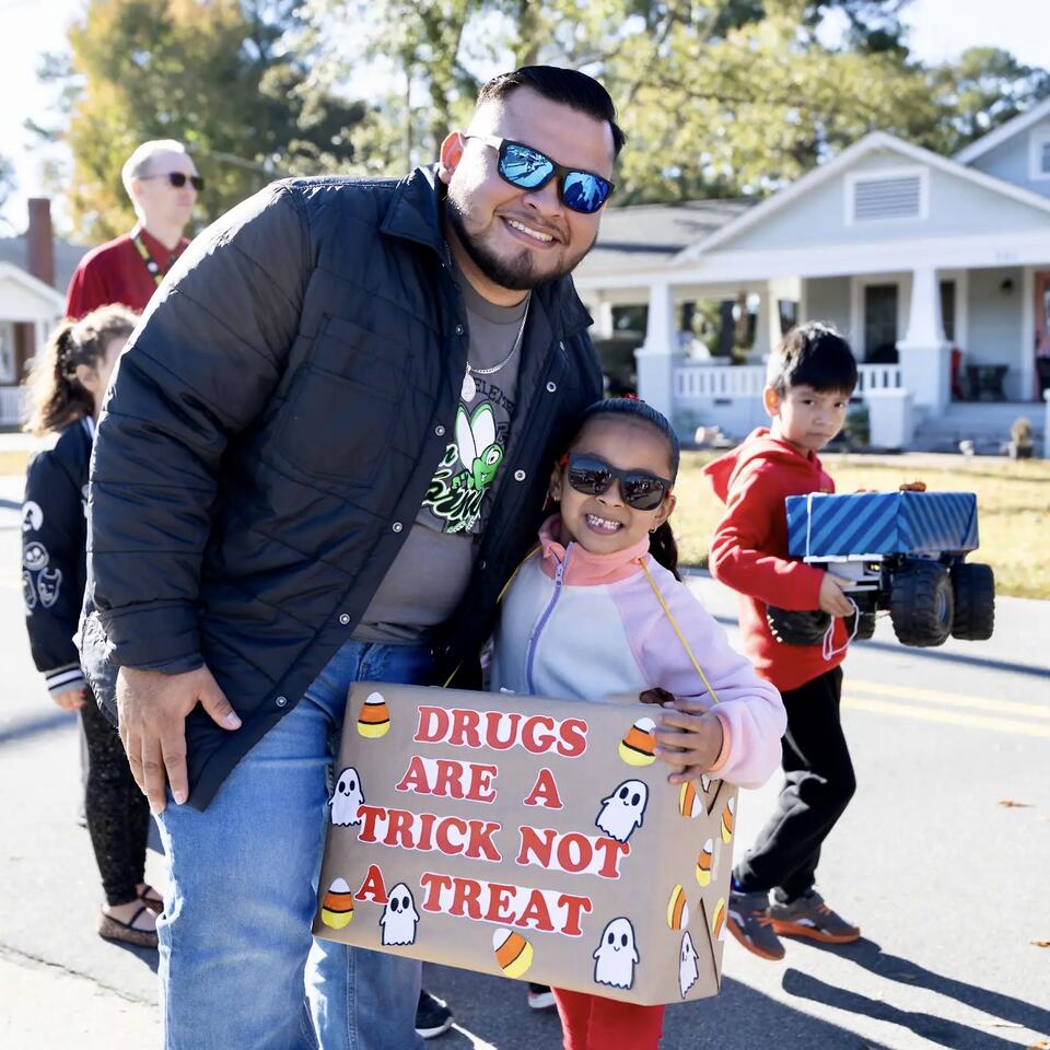 Pine Level Elementary wraps Red Ribbon Week with parade - NewsBreak