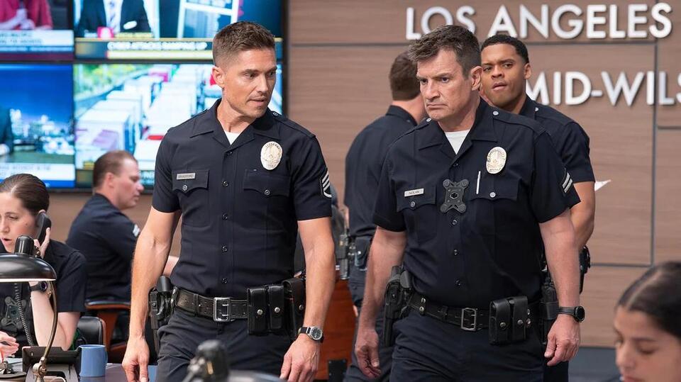 The Rookie's Eric Winter Teases Tim's Mother's Arrival and an Action ...