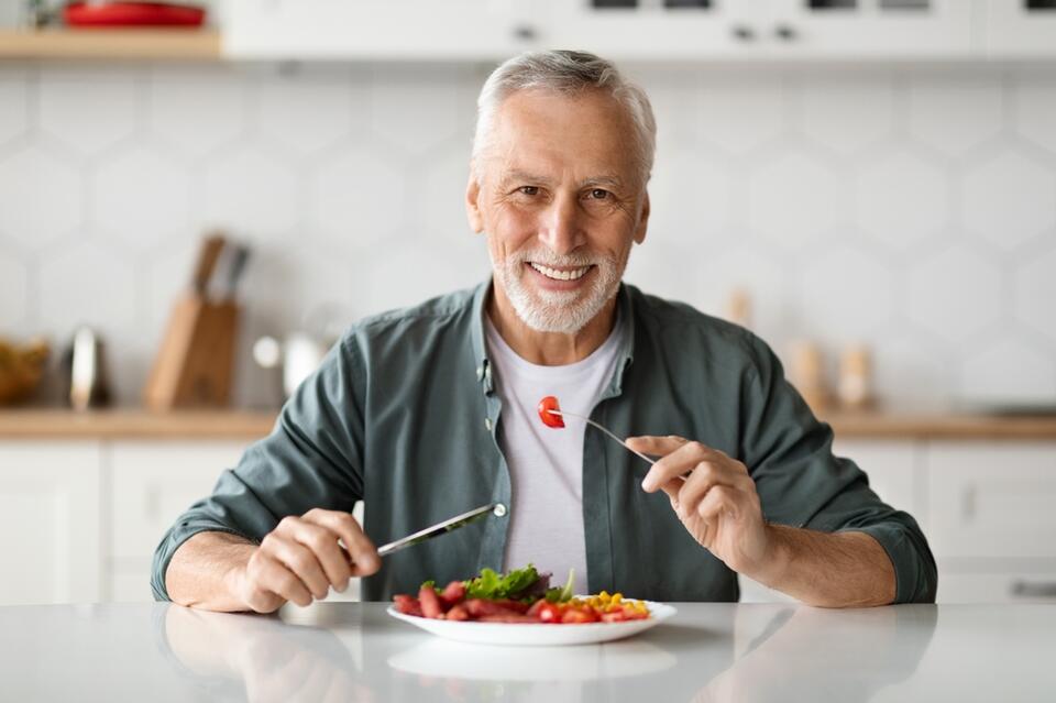 8 Foods Men Over 40 Should Stop Eating Immediately for Heart Health ...