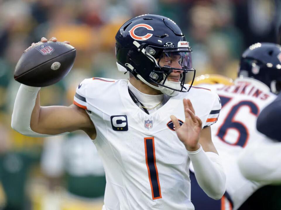 Bears trade Justin Fields to Steelers