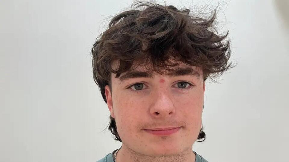 Would-be actors leaving NI over lack of drama school training - NewsBreak