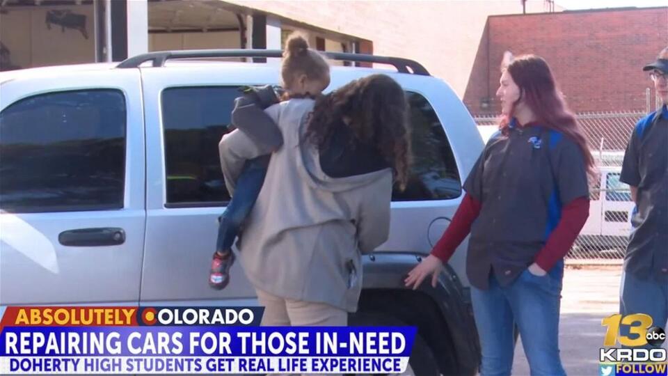 Doherty High School students give a Colorado Springs mom a helping hand ...