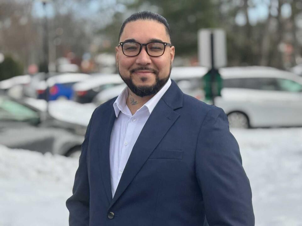 Nonprofit leader Roberto Gomez joins race for open seat on City Council ...