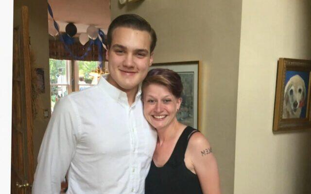 Man helps inspire others after teacher encouraged him to ask for help ...