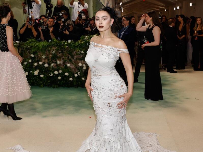 Charli XCX remix album to include Ariana Grande collaboration