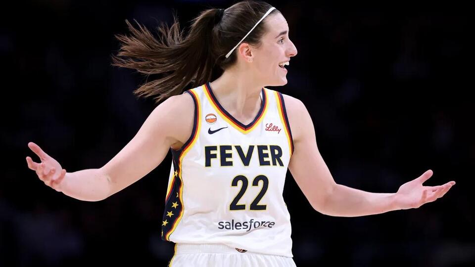 Caitlin Clark, Kate Martin share heartfelt reunion hug after Fever vs ...