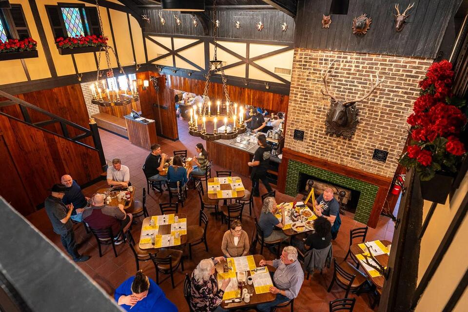 Uncle Bill’s Pancake House nears reopening after yearlong restoration ...