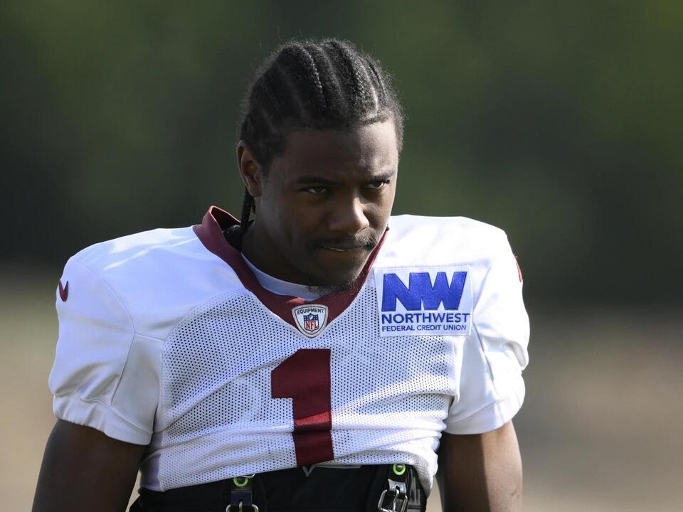 Eagles acquire wide receiver Jahan Dotson from NFC East rival Commanders