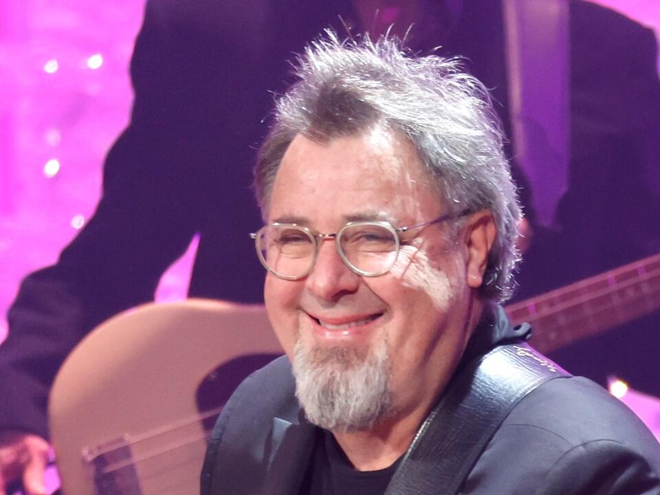 “You Want Blood Don’t You?” Vince Gill Recalls a Hilarious Exchange He ...