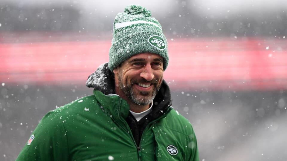 CNN Anchor Pamela Brown Outs Aaron Rodgers as Sandy Hook Conspiracist ...
