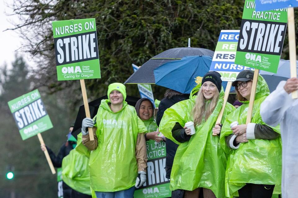 Nurses at 7 Providence hospitals in Oregon reject proposed contracts ...