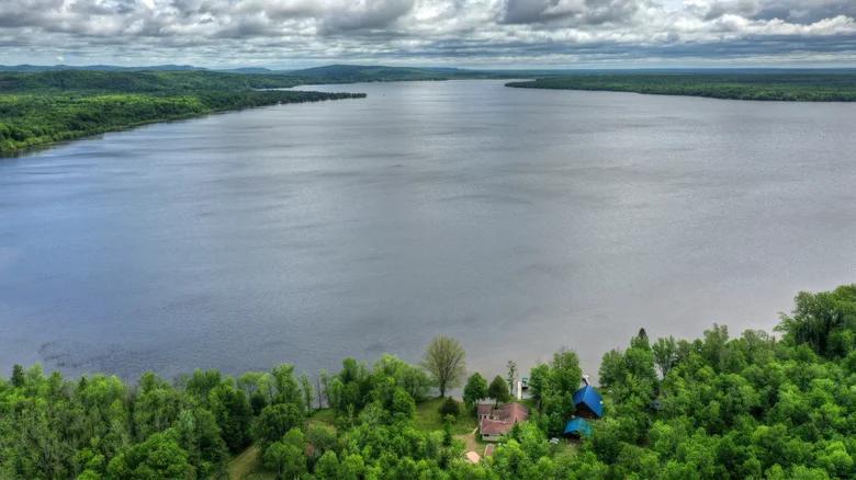 Michigan's Charming Mountainous Upper Peninsula Community Has Relaxed ...